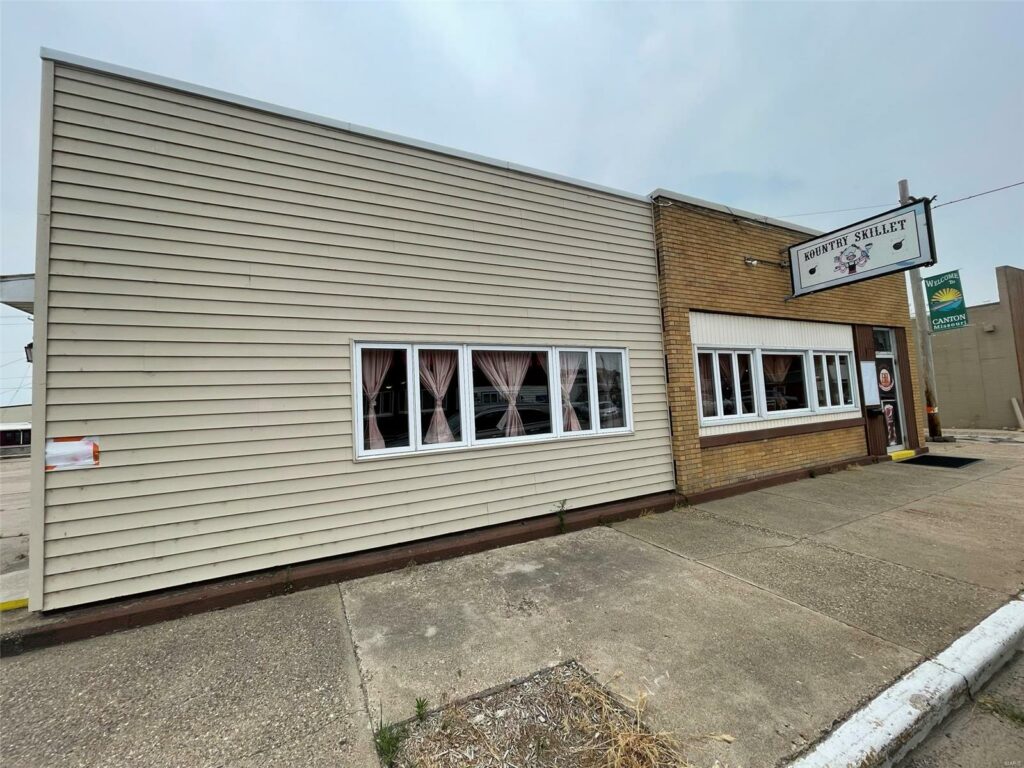 305 Lewis Street – Prestige Realty